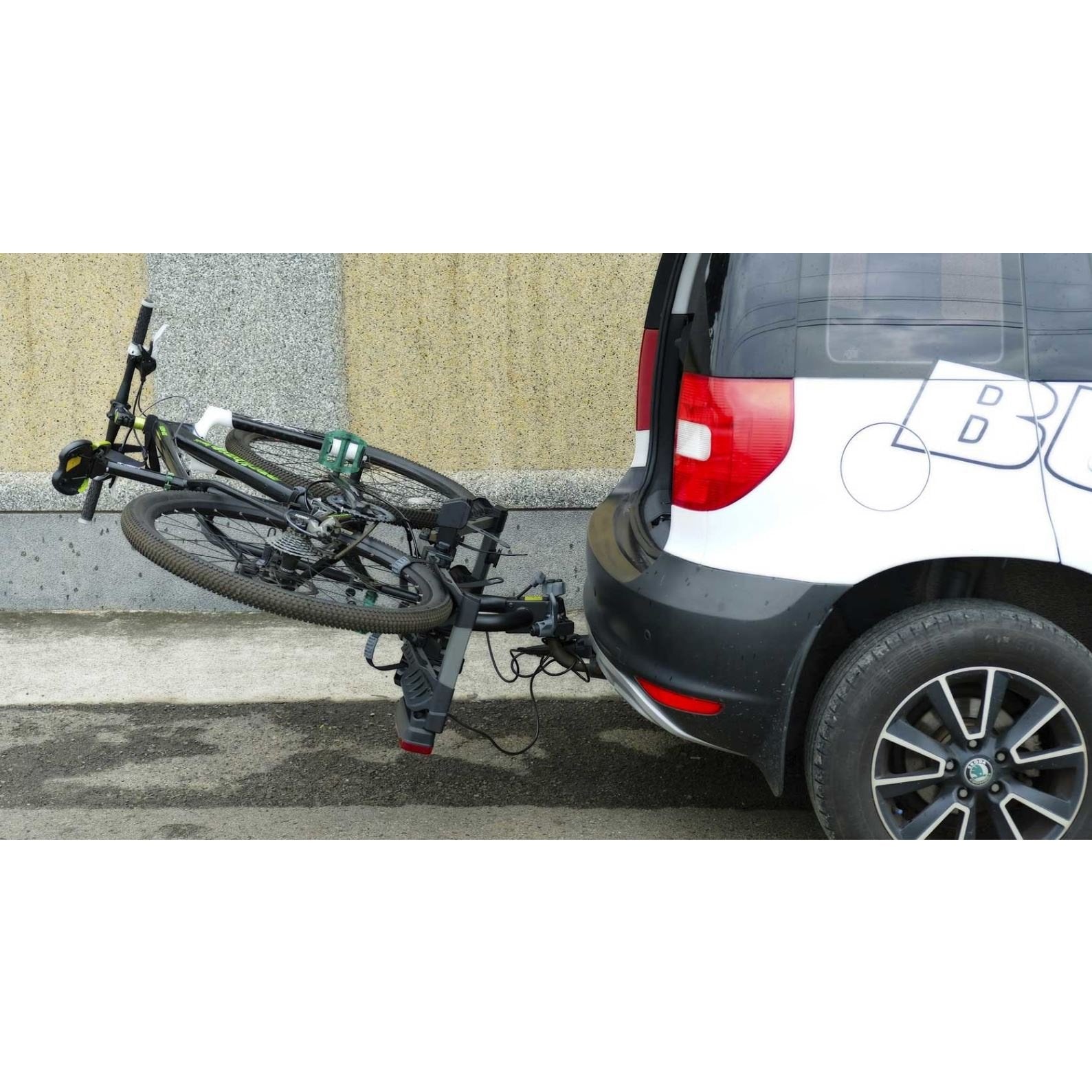 BUZZRACK Eazzy 2 Tow Ball Bike Rack - 2 Bike Platform – Bike Blvd